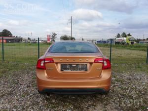 Orange Volvo S60 2010 in Saldus, with an engine capacity of 2.00 L and mileage of 299 thousand km for 6400 €, photo 7 on AUTOMOTO.COM.LV