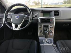 Orange Volvo S60 2010 in Saldus, with an engine capacity of 2.00 L and mileage of 299 thousand km for 6400 €, photo 11 on AUTOMOTO.COM.LV