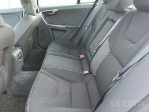 Orange Volvo S60 2010 in Saldus, with an engine capacity of 2.00 L and mileage of 299 thousand km for 6400 €, photo 14 on AUTOMOTO.COM.LV