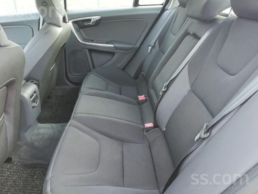 Orange Volvo S60 2010 in Saldus, with an engine capacity of 2.00 L and mileage of 299 thousand km for 6400 €, photo 14 on AUTOMOTO.COM.LV