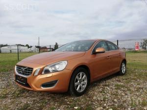 Orange Volvo S60 2010 in Saldus, with an engine capacity of 2.00 L and mileage of 299 thousand km for 6400 €, photo 15 on AUTOMOTO.COM.LV