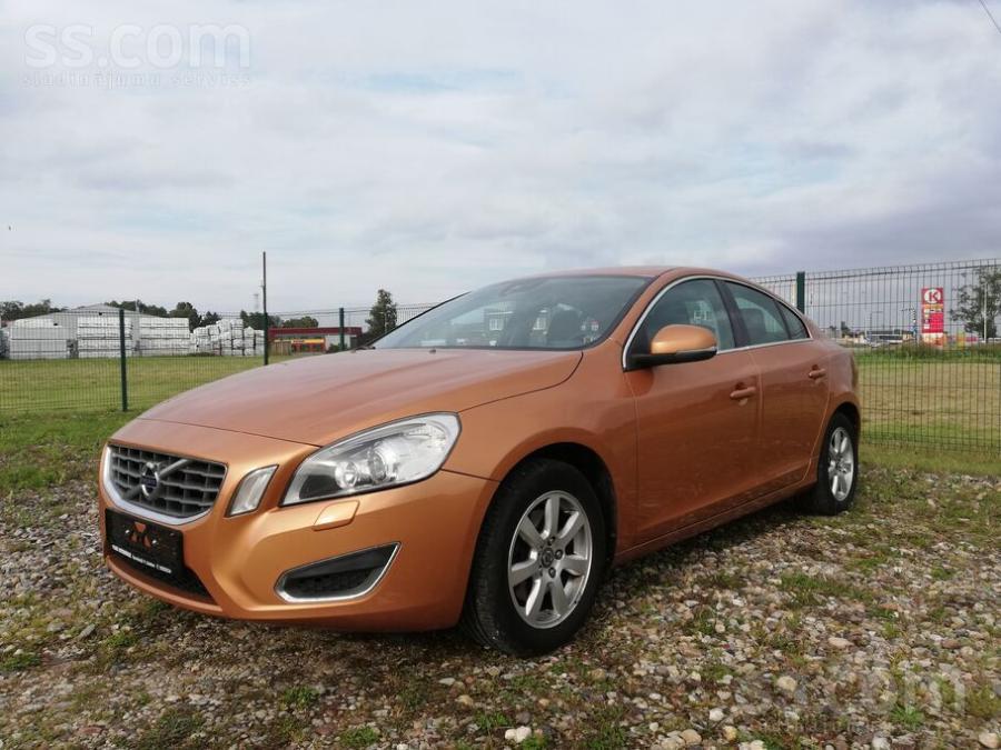 Orange Volvo S60 2010 in Saldus, with an engine capacity of 2.00 L and mileage of 299 thousand km for 6400 €, photo 15 on AUTOMOTO.COM.LV