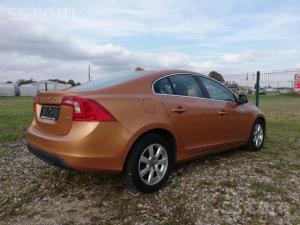 Orange Volvo S60 2010 in Saldus, with an engine capacity of 2.00 L and mileage of 299 thousand km for 6400 €, photo 17 on AUTOMOTO.COM.LV
