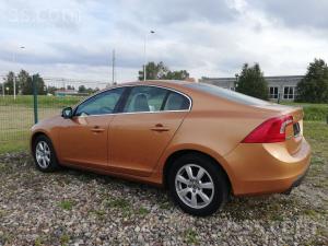 Orange Volvo S60 2010 in Saldus, with an engine capacity of 2.00 L and mileage of 299 thousand km for 6400 €, photo 18 on AUTOMOTO.COM.LV