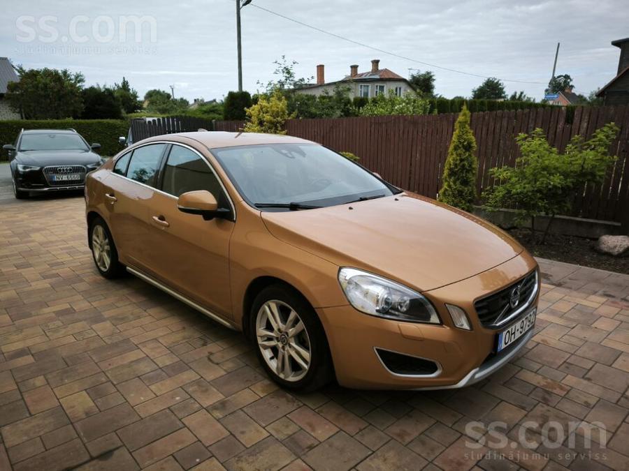 Oranžs Volvo S60 2010 Bauska, ar dzinēja tilpumu 2.40 L un nobraukumu 315 tūkst. km par 5950 €, foto 1 vietnē AUTOMOTO.COM.LV