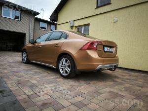 Oranžs Volvo S60 2010 Bauska, ar dzinēja tilpumu 2.40 L un nobraukumu 315 tūkst. km par 5950 €, foto 5 vietnē AUTOMOTO.COM.LV