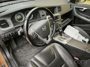 Oranžs Volvo S60 2010 Bauska, ar dzinēja tilpumu 2.40 L un nobraukumu 315 tūkst. km par 5950 €, foto 16 vietnē AUTOMOTO.COM.LV