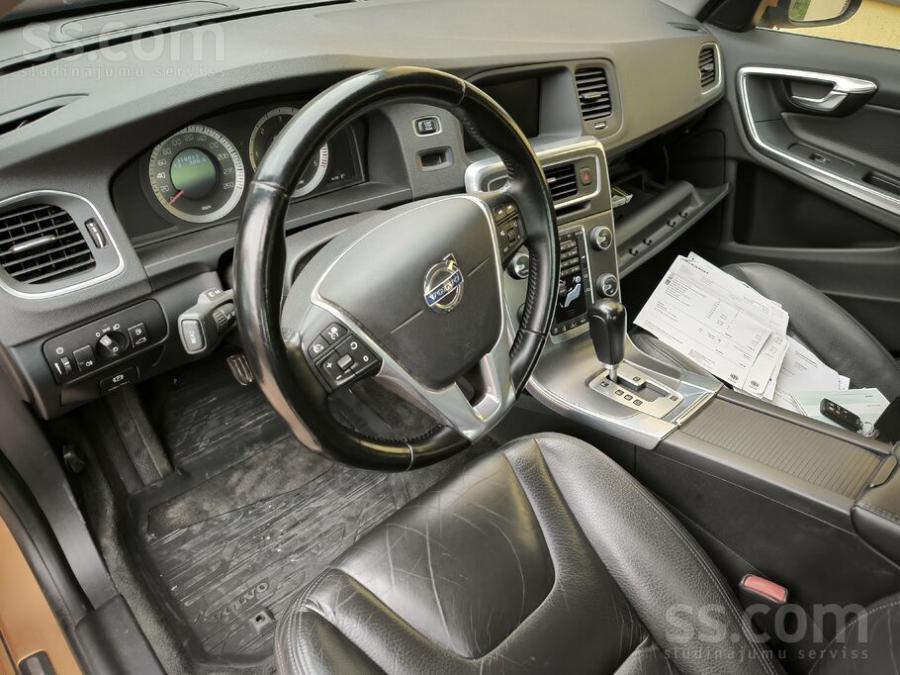 Oranžs Volvo S60 2010 Bauska, ar dzinēja tilpumu 2.40 L un nobraukumu 315 tūkst. km par 5950 €, foto 16 vietnē AUTOMOTO.COM.LV