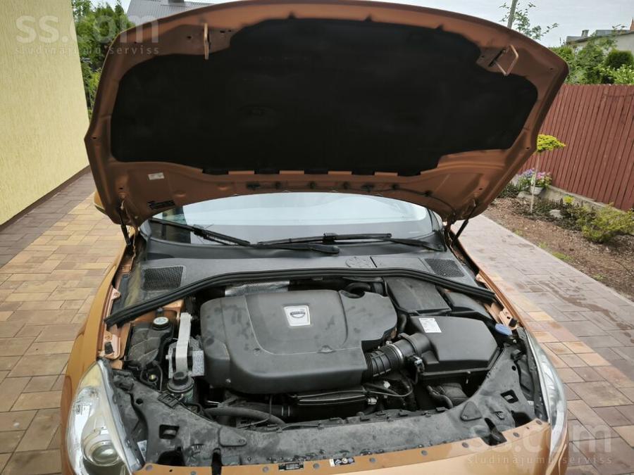 Oranžs Volvo S60 2010 Bauska, ar dzinēja tilpumu 2.40 L un nobraukumu 315 tūkst. km par 5950 €, foto 21 vietnē AUTOMOTO.COM.LV