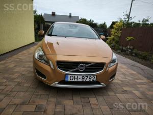 Oranžs Volvo S60 2010 Bauska, ar dzinēja tilpumu 2.40 L un nobraukumu 315 tūkst. km par 5950 €, foto 22 vietnē AUTOMOTO.COM.LV