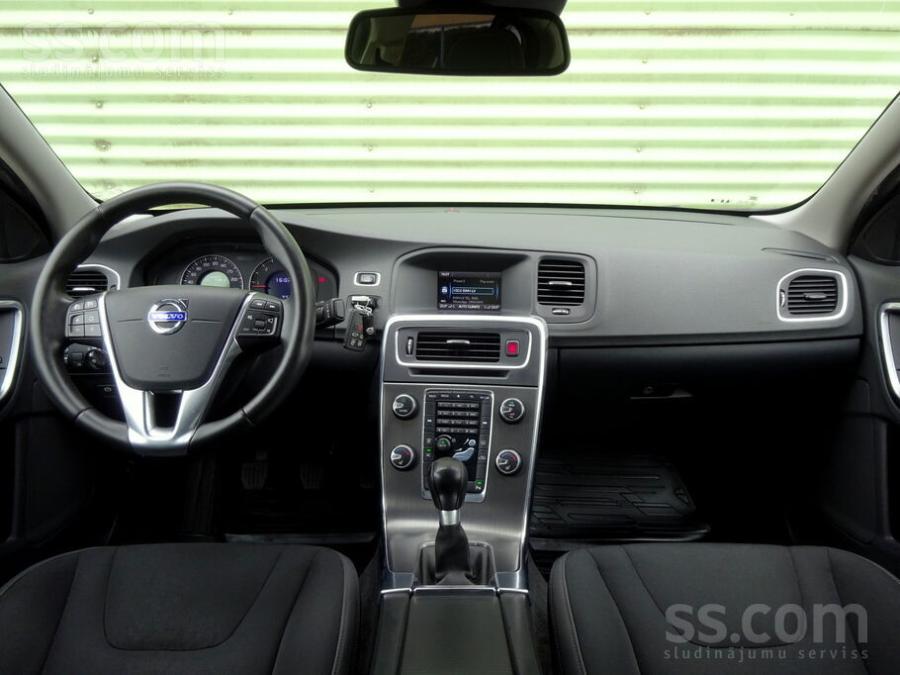 Oranžs Volvo S60 2010 Rīga, ar dzinēja tilpumu 2.40 L un nobraukumu 233 tūkst. km par 5900 €, foto 6 vietnē AUTOMOTO.COM.LV