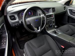 Oranžs Volvo S60 2010 Rīga, ar dzinēja tilpumu 2.40 L un nobraukumu 233 tūkst. km par 5900 €, foto 7 vietnē AUTOMOTO.COM.LV