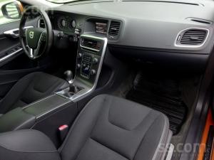Oranžs Volvo S60 2010 Rīga, ar dzinēja tilpumu 2.40 L un nobraukumu 233 tūkst. km par 5900 €, foto 9 vietnē AUTOMOTO.COM.LV