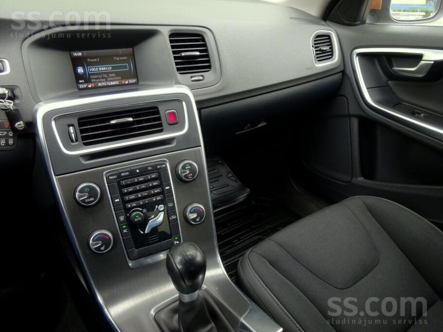 Oranžs Volvo S60 2010 Rīga, ar dzinēja tilpumu 2.40 L un nobraukumu 233 tūkst. km par 5900 €, foto 11 vietnē AUTOMOTO.COM.LV