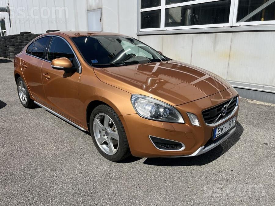 Oranžs Volvo S60 2010 Rīga, ar dzinēja tilpumu 2.00 L un nobraukumu 308 tūkst. km par 5200 €, foto 1 vietnē AUTOMOTO.COM.LV