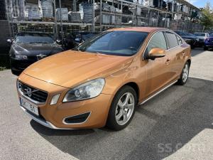Oranžs Volvo S60 2010 Rīga, ar dzinēja tilpumu 2.00 L un nobraukumu 308 tūkst. km par 5200 €, foto 3 vietnē AUTOMOTO.COM.LV
