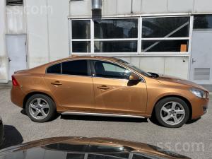 Oranžs Volvo S60 2010 Rīga, ar dzinēja tilpumu 2.00 L un nobraukumu 308 tūkst. km par 5200 €, foto 7 vietnē AUTOMOTO.COM.LV