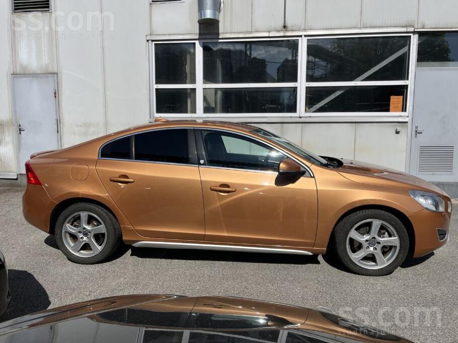 Oranžs Volvo S60 2010 Rīga, ar dzinēja tilpumu 2.00 L un nobraukumu 308 tūkst. km par 5200 €, foto 7 vietnē AUTOMOTO.COM.LV