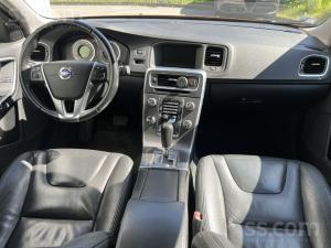 Oranžs Volvo S60 2010 Rīga, ar dzinēja tilpumu 2.00 L un nobraukumu 308 tūkst. km par 5200 €, foto 14 vietnē AUTOMOTO.COM.LV