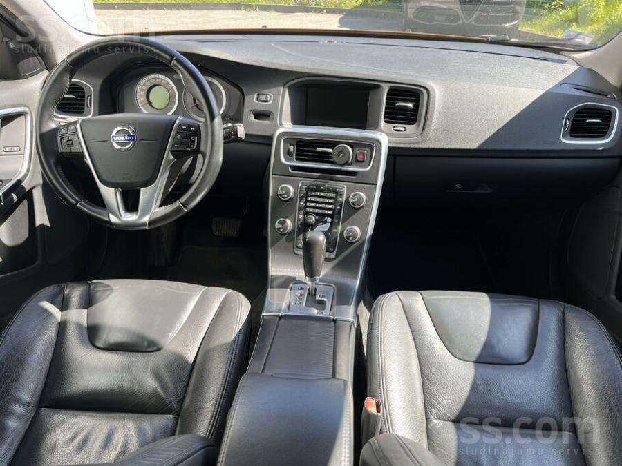 Oranžs Volvo S60 2010 Rīga, ar dzinēja tilpumu 2.00 L un nobraukumu 308 tūkst. km par 5200 €, foto 14 vietnē AUTOMOTO.COM.LV