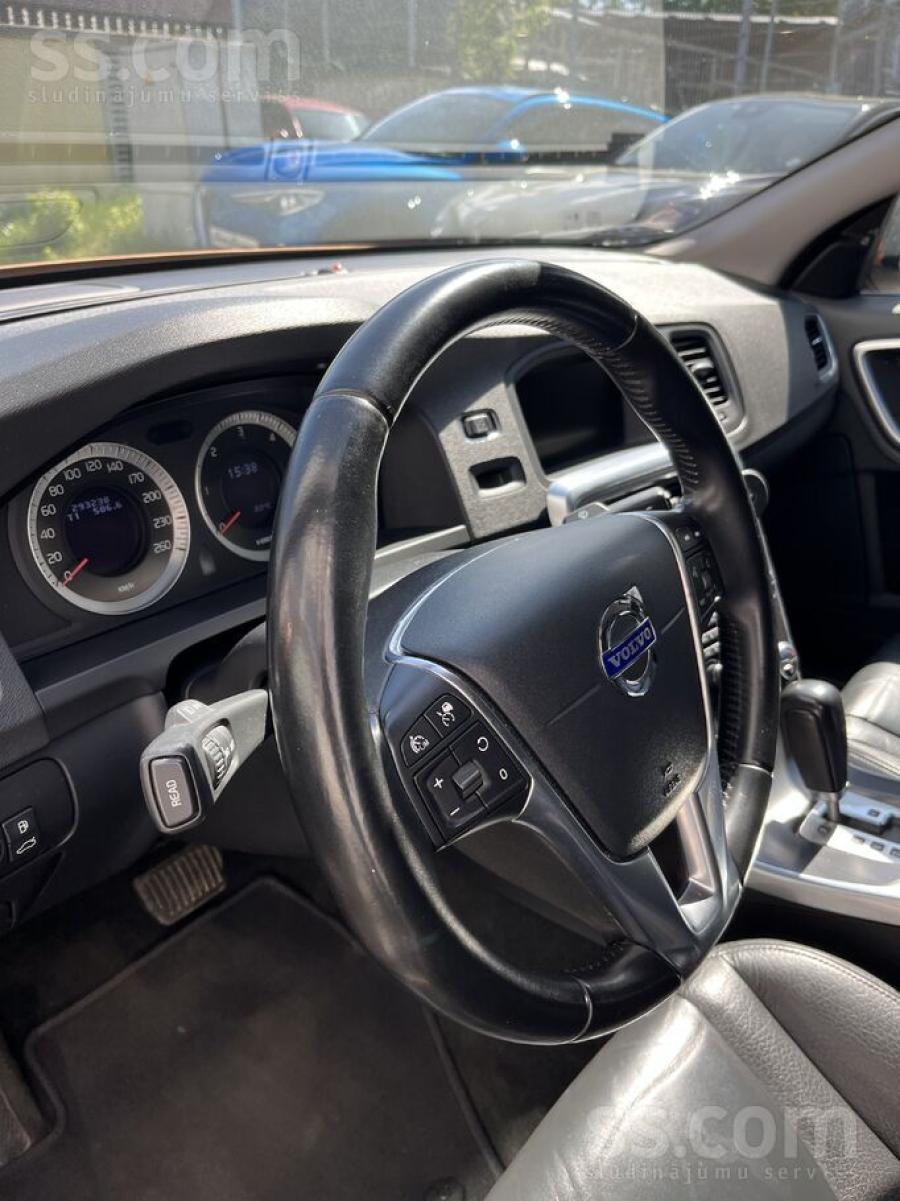 Oranžs Volvo S60 2010 Rīga, ar dzinēja tilpumu 2.00 L un nobraukumu 308 tūkst. km par 5200 €, foto 16 vietnē AUTOMOTO.COM.LV