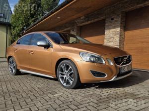 Oranžs Volvo S60 2010 Ogre, ar dzinēja tilpumu 2.00 L un nobraukumu 192 tūkst. km par 5500 €, foto  vietnē AUTOMOTO.COM.LV