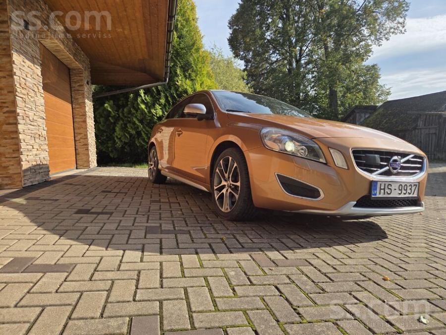 Oranžs Volvo S60 2010 Ogre, ar dzinēja tilpumu 2.00 L un nobraukumu 192 tūkst. km par 5500 €, foto 4 vietnē AUTOMOTO.COM.LV