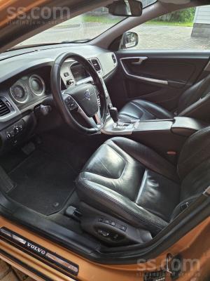 Oranžs Volvo S60 2010 Ogre, ar dzinēja tilpumu 2.00 L un nobraukumu 192 tūkst. km par 5500 €, foto 17 vietnē AUTOMOTO.COM.LV