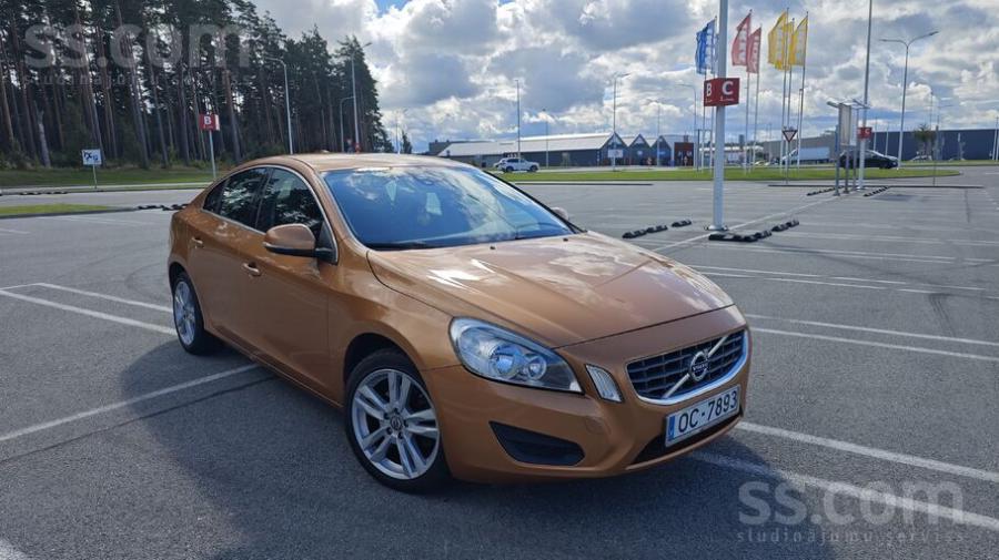 Oranžs Volvo S60 2011 Rīga, ar dzinēja tilpumu 2.00 L un nobraukumu 263 tūkst. km par 5200 €, foto 3 vietnē AUTOMOTO.COM.LV