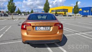 Oranžs Volvo S60 2011 Rīga, ar dzinēja tilpumu 2.00 L un nobraukumu 263 tūkst. km par 5200 €, foto 4 vietnē AUTOMOTO.COM.LV