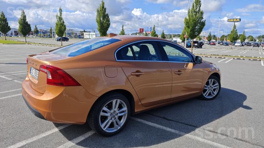 Oranžs Volvo S60 2011 Rīga, ar dzinēja tilpumu 2.00 L un nobraukumu 263 tūkst. km par 5200 €, foto 5 vietnē AUTOMOTO.COM.LV