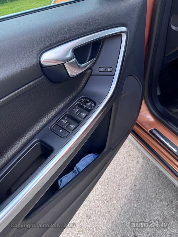 Oranžs Volvo S60 2011 Tallina, ar dzinēja tilpumu 2.00 L un nobraukumu 204 tūkst. km par 6700 €, foto 7 vietnē AUTOMOTO.COM.LV