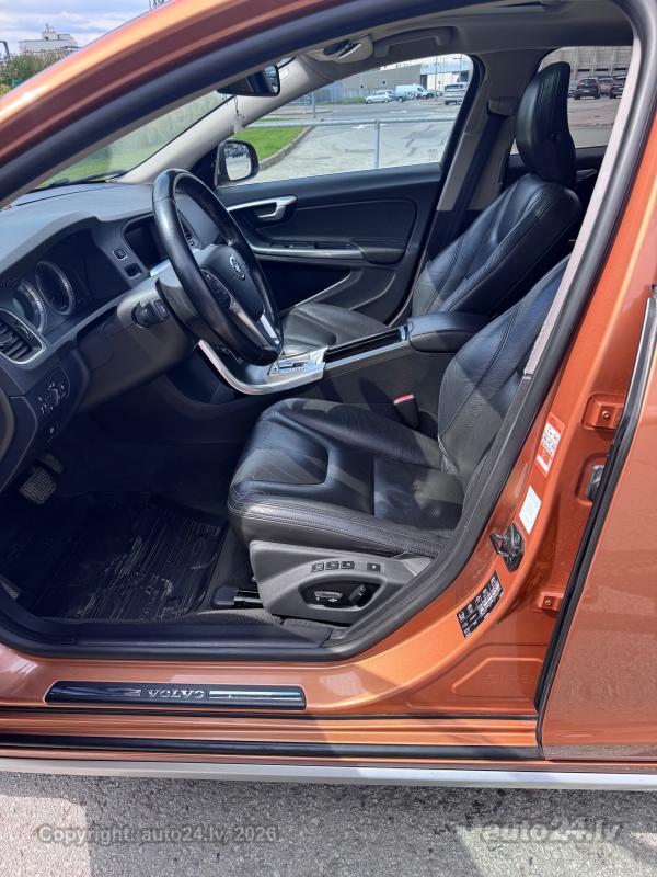 Oranžs Volvo S60 2011 Tallina, ar dzinēja tilpumu 2.00 L un nobraukumu 204 tūkst. km par 6700 €, foto 8 vietnē AUTOMOTO.COM.LV
