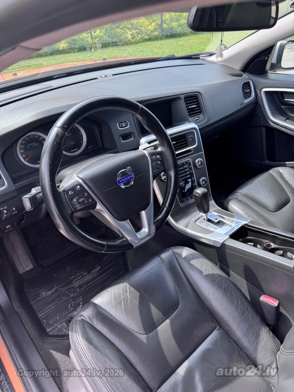 Oranžs Volvo S60 2011 Tallina, ar dzinēja tilpumu 2.00 L un nobraukumu 204 tūkst. km par 6700 €, foto 9 vietnē AUTOMOTO.COM.LV
