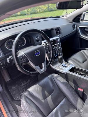 Oranžs Volvo S60 2011 Tallina, ar dzinēja tilpumu 2.00 L un nobraukumu 204 tūkst. km par 6700 €, foto 10 vietnē AUTOMOTO.COM.LV