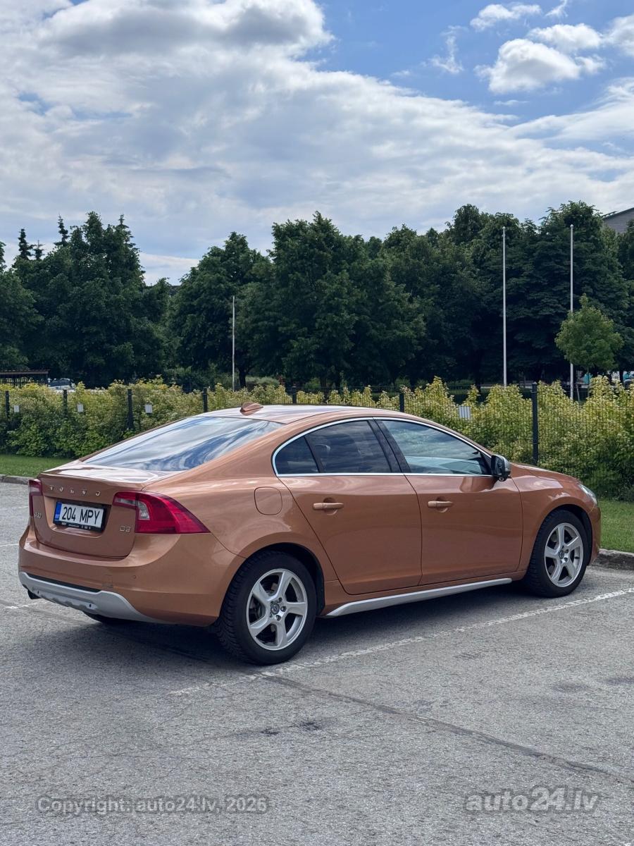 Oranžs Volvo S60 2011 Tallina, ar dzinēja tilpumu 2.00 L un nobraukumu 204 tūkst. km par 6700 €, foto 28 vietnē AUTOMOTO.COM.LV