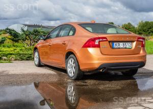 Orange Volvo S60 2012 in Limbazi, with an engine capacity of 1.60 L and mileage of 79 thousand km for 5950 €, photo 6 on AUTOMOTO.COM.LV