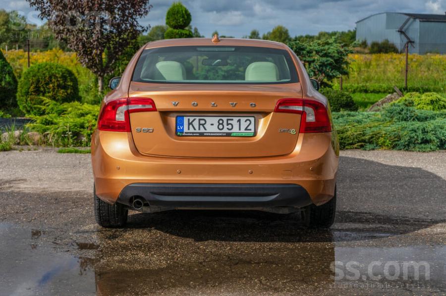 Orange Volvo S60 2012 in Limbazi, with an engine capacity of 1.60 L and mileage of 79 thousand km for 5950 €, photo 8 on AUTOMOTO.COM.LV