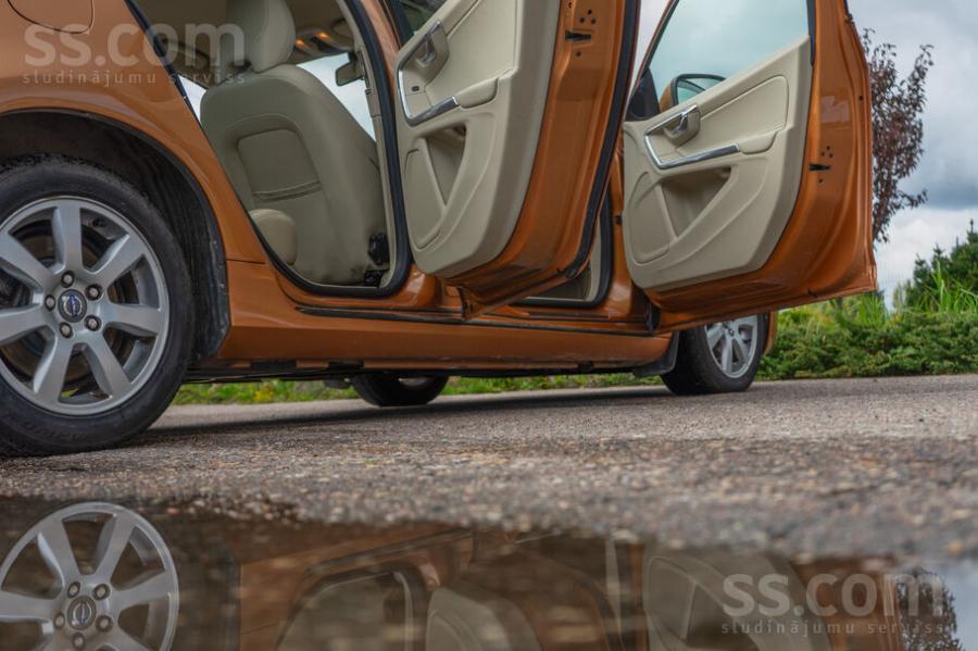 Orange Volvo S60 2012 in Limbazi, with an engine capacity of 1.60 L and mileage of 79 thousand km for 5950 €, photo 11 on AUTOMOTO.COM.LV