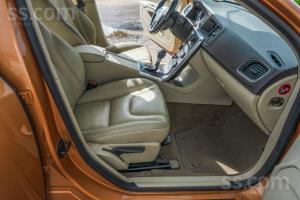 Orange Volvo S60 2012 in Limbazi, with an engine capacity of 1.60 L and mileage of 79 thousand km for 5950 €, photo 18 on AUTOMOTO.COM.LV