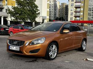 Orange Volvo S60 2012 in Vilnius, with an engine capacity of 2.00 L and mileage of 290 thousand km for 5000 €, photo  on AUTOMOTO.COM.LV