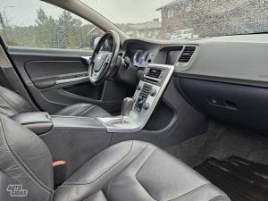 Красный Вольво С60 2012 в Каунас, объемом двигателя 3.00 л и пробегом 190 тыс. км за 4555 €, фото 23 на AUTOMOTO.COM.LV