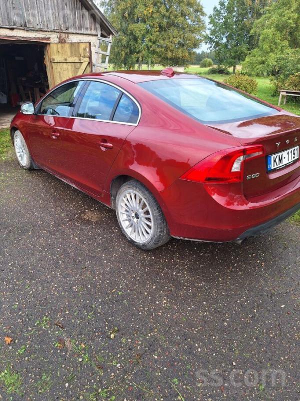 Sarkans Volvo S60 2011 Ventspils, ar dzinēja tilpumu 1.60 L un nobraukumu 345 tūkst. km par 3700 €, foto 4 vietnē AUTOMOTO.COM.LV