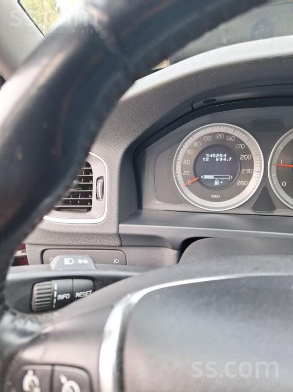 Sarkans Volvo S60 2011 Ventspils, ar dzinēja tilpumu 1.60 L un nobraukumu 345 tūkst. km par 3700 €, foto 10 vietnē AUTOMOTO.COM.LV