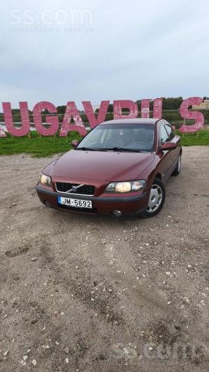 Sarkans Volvo S60 2000 Daugavpils, ar dzinēja tilpumu 2.40 L un nobraukumu 198 tūkst. km par 1300 €, foto 5 vietnē AUTOMOTO.COM.LV