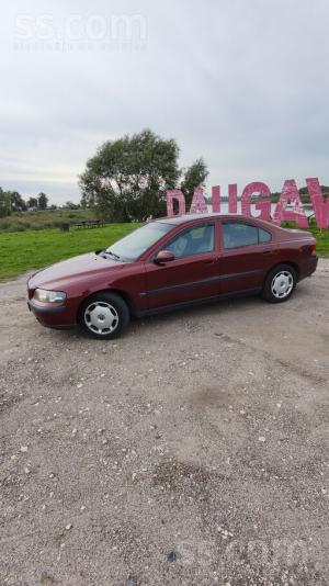 Sarkans Volvo S60 2000 Daugavpils, ar dzinēja tilpumu 2.40 L un nobraukumu 198 tūkst. km par 1300 €, foto 6 vietnē AUTOMOTO.COM.LV