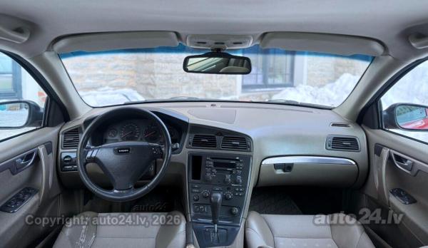 Красный Вольво С60 2001 в Таллин, объемом двигателя 2.40 л и пробегом 350 тыс. км за 1499 €, фото 11 на AUTOMOTO.COM.LV