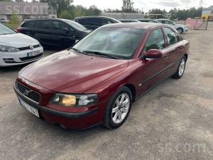 Red Volvo S60 2001 in Talsi, with an engine capacity of 2.40 L and mileage of 336 thousand km for 2350 €, photo  on AUTOMOTO.COM.LV