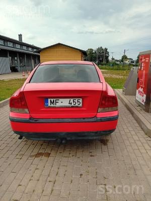 Sarkans Volvo S60 2001 Rīga, ar dzinēja tilpumu 2.40 L un nobraukumu 284 tūkst. km par 1400 €, foto 4 vietnē AUTOMOTO.COM.LV