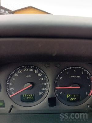 Sarkans Volvo S60 2001 Rīga, ar dzinēja tilpumu 2.40 L un nobraukumu 284 tūkst. km par 1400 €, foto 5 vietnē AUTOMOTO.COM.LV